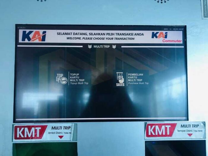 KRLの自動発券機でKMTを購入・トップアップする方法 | Lili's Indonesia Life